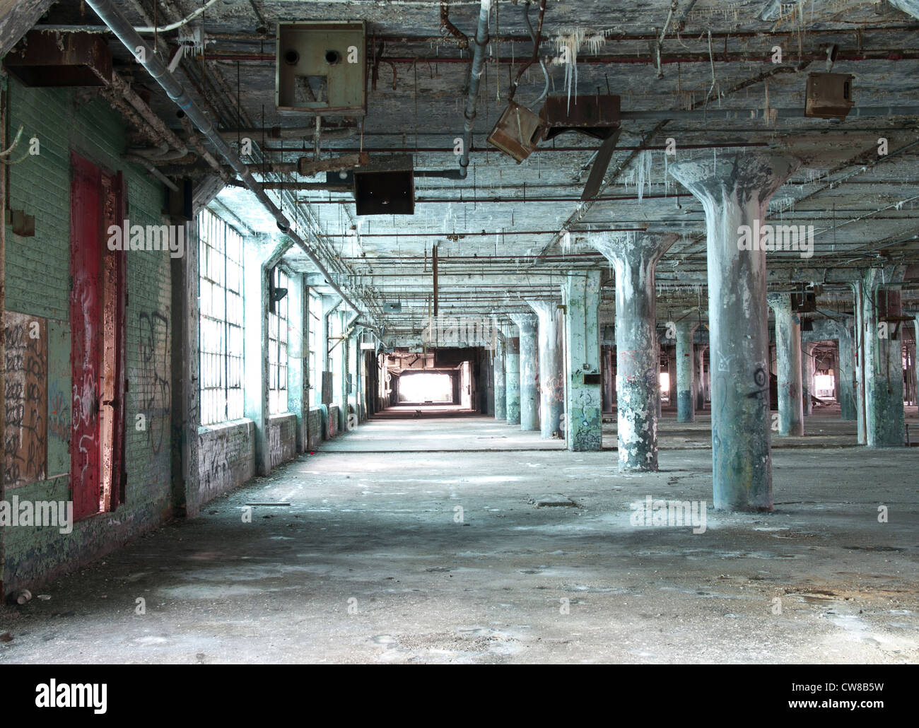 Old ice factory building -Fotos und -Bildmaterial in hoher Auflösung ...