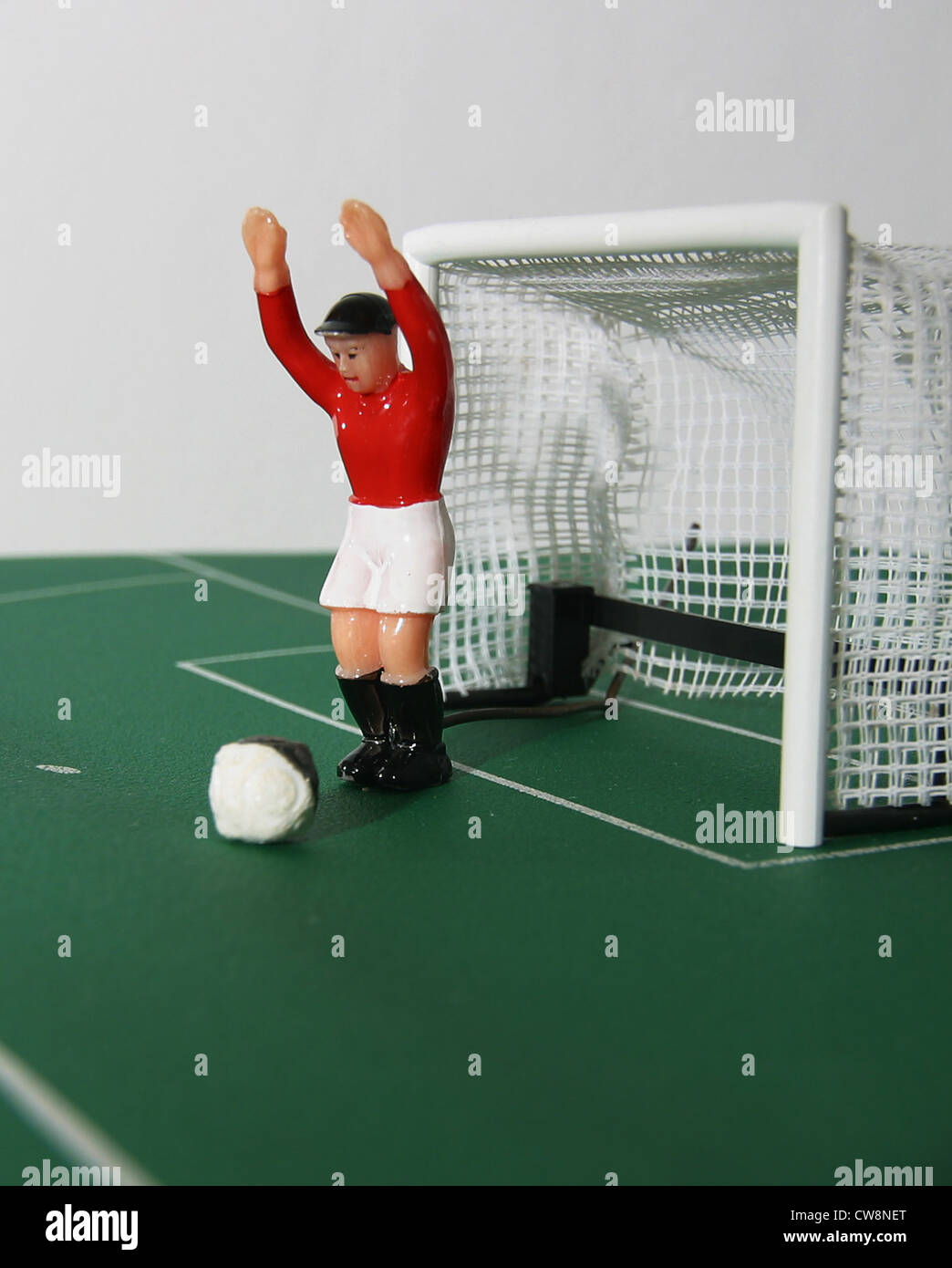 Tip kick figure -Fotos und -Bildmaterial in hoher Auflösung – Alamy