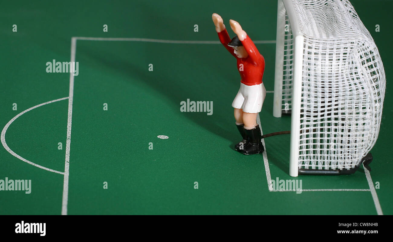 Tip kick figure -Fotos und -Bildmaterial in hoher Auflösung – Alamy