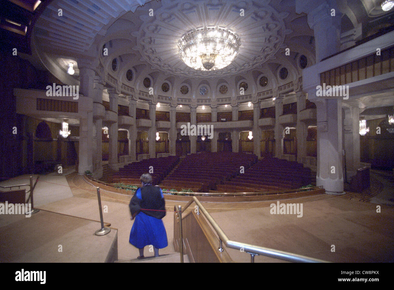 Interior palace parliament in bucharest -Fotos und -Bildmaterial in ...