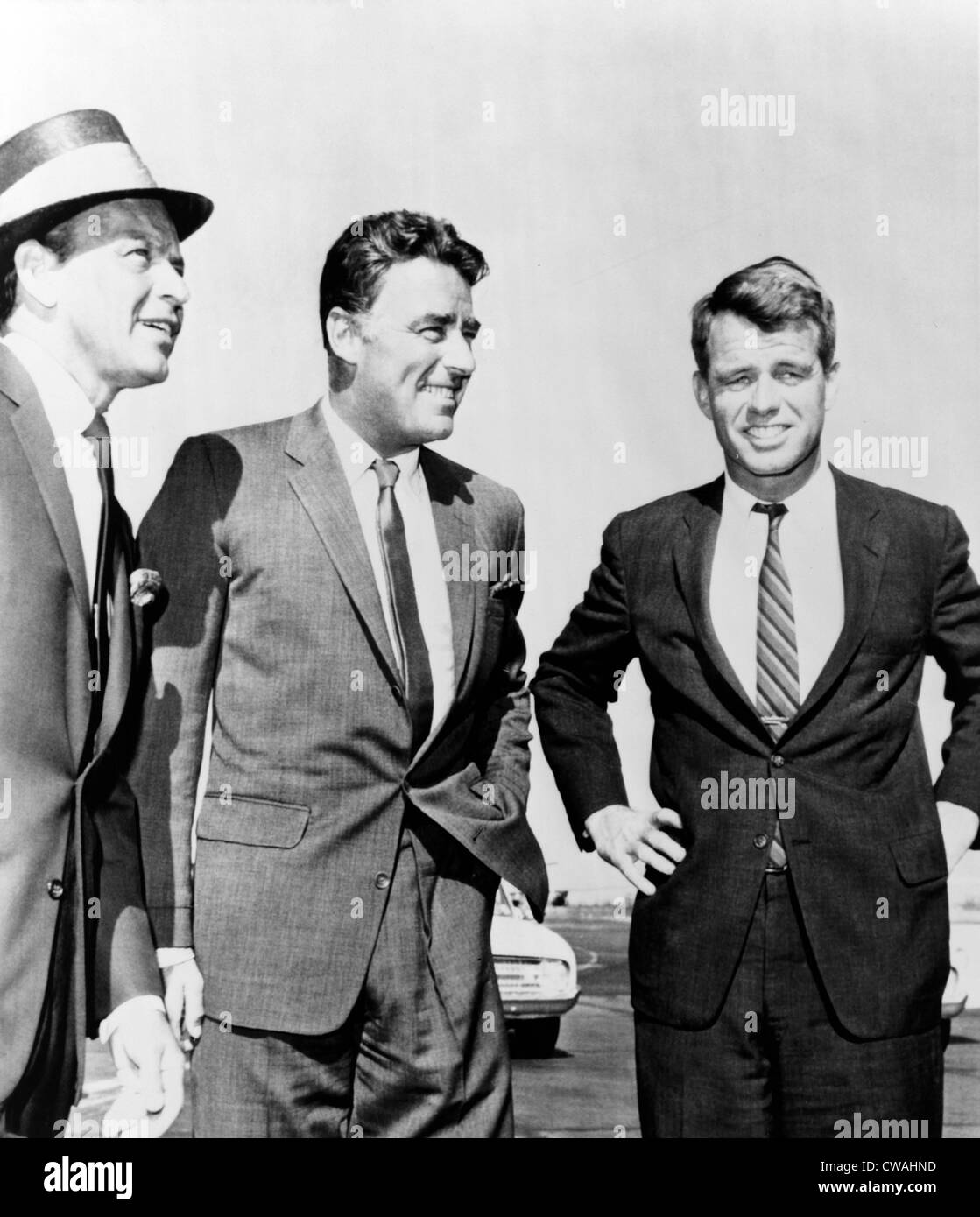 Frank Sinatra, Schauspieler Peter Lawford, und US-Justizminister Robert ...