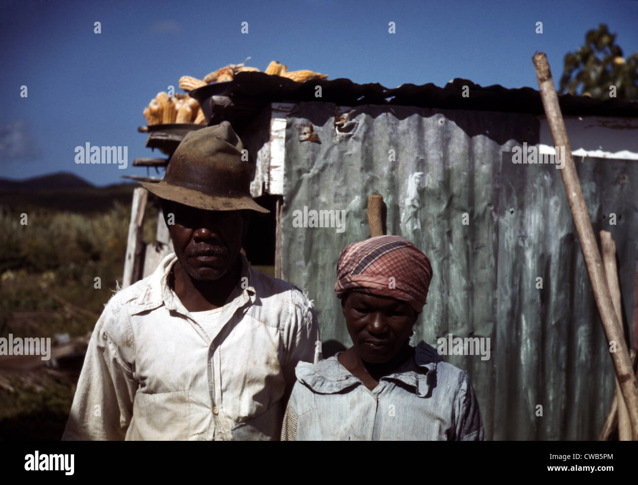 Puerto Rico. Pächter von ihrem Haus, Puerto Rico. Foto von Jack Delano, 1941 Stockfotografie - Alamy