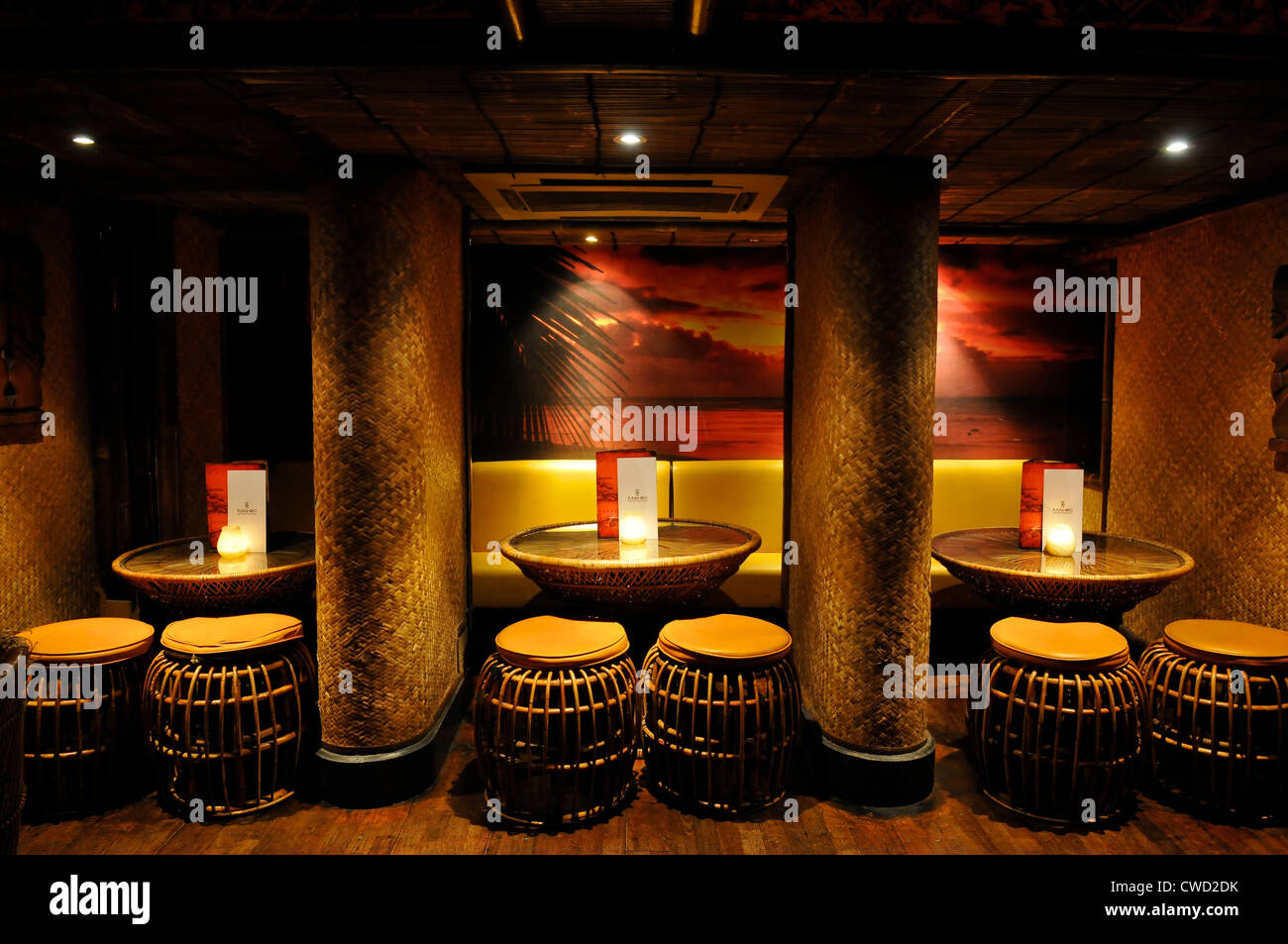 Mahiki cocktailbar -Fotos und -Bildmaterial in hoher Auflösung – Alamy