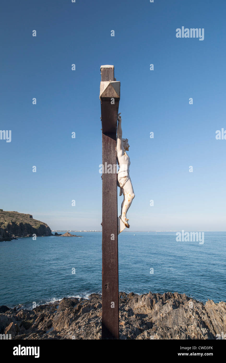 Skulptur von jesus am kreuz -Fotos und -Bildmaterial in hoher Auflösung – Alamy
