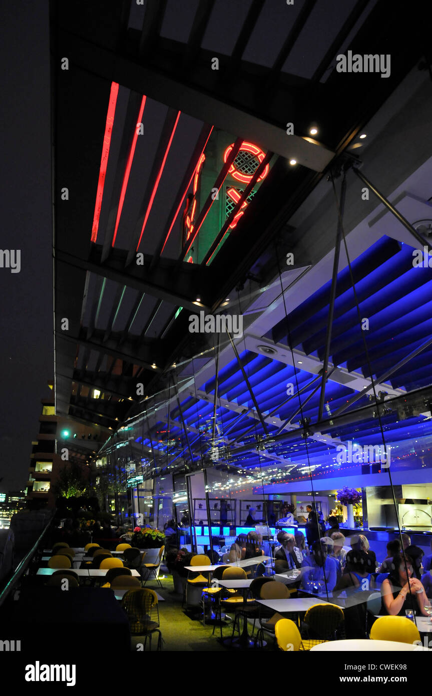 Oxo turm cocktailbar -Fotos und -Bildmaterial in hoher Auflösung – Alamy