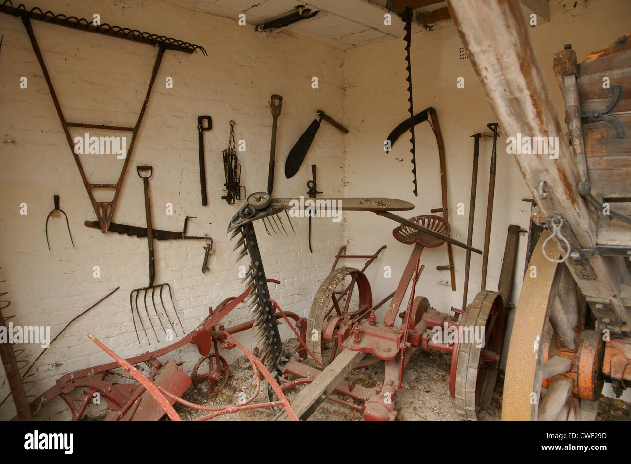 Bauernhof werkzeuge -Fotos und -Bildmaterial in hoher Auflösung – Alamy