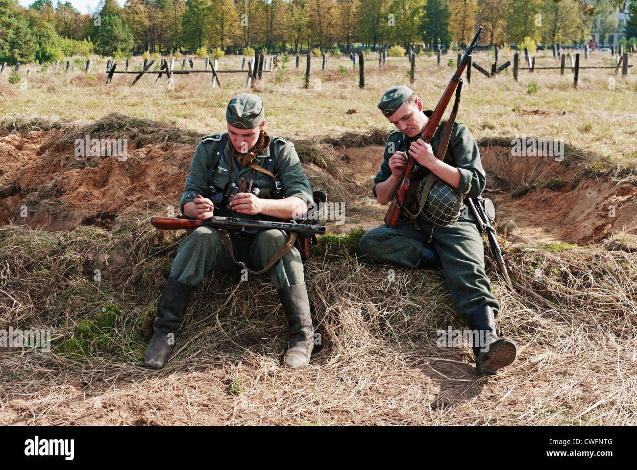Rekonstruktion des WW2 militärischen Kampfes zwischen roter Armee und ...