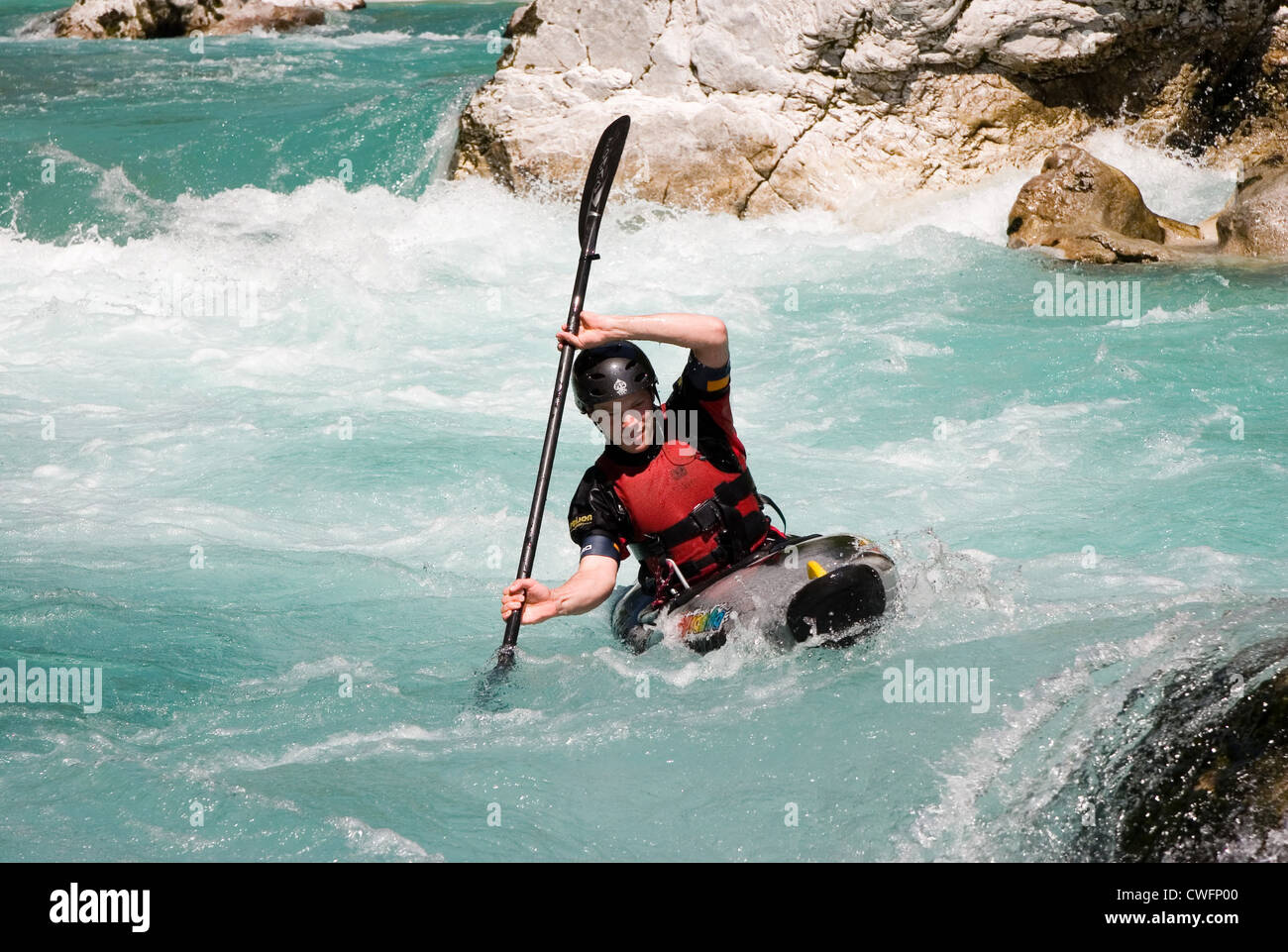 Bovec, Wildwasser Kajak fahren auf dem Fluss Soca Stockfotografie - Alamy