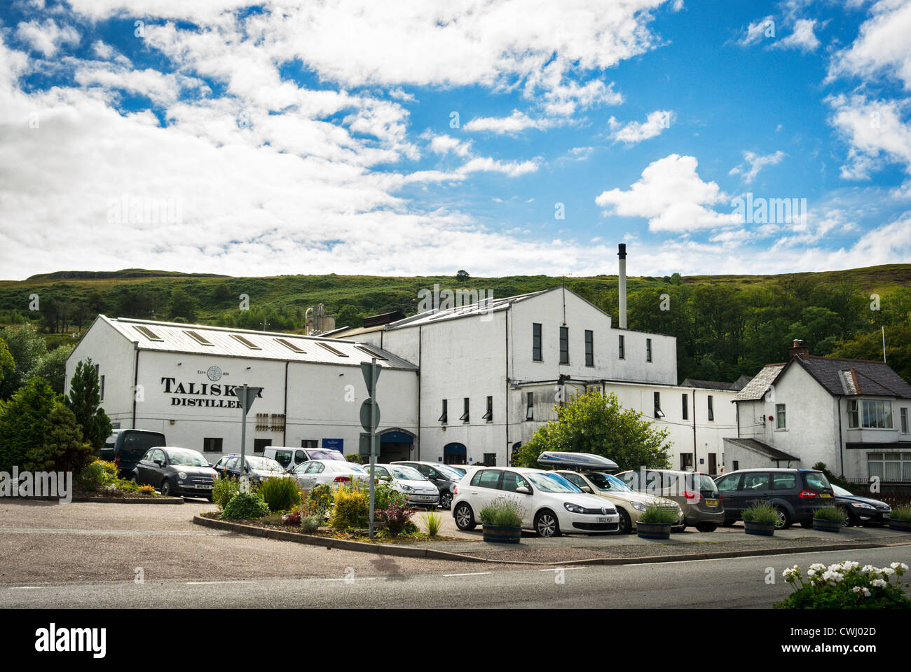 Talisker Whisky-Destillerie bei Carbost Skye Scotland UK EU Stockfoto ...