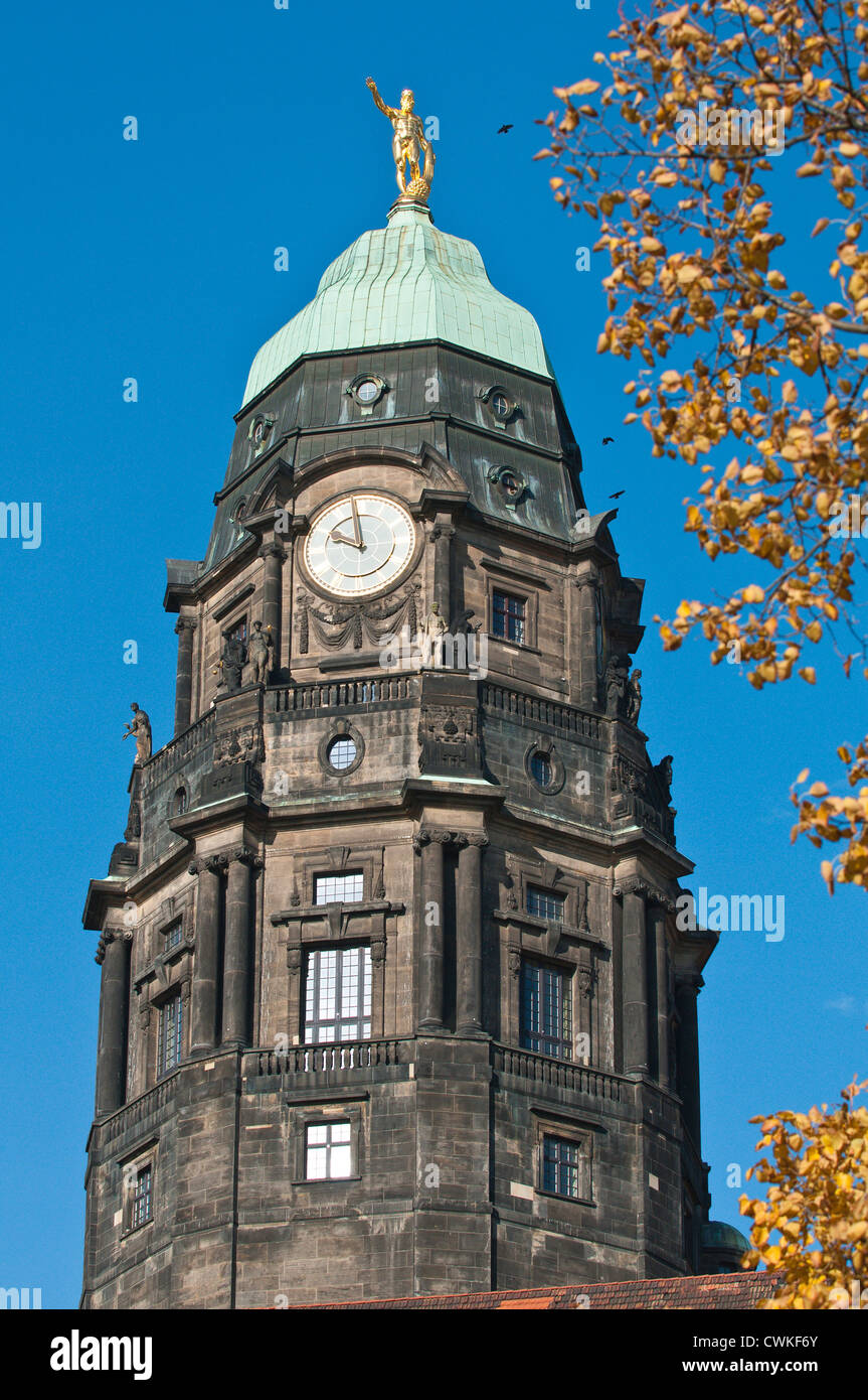 Neues rathaus dresden rathausturm Stockfotos und -bilder Kaufen - Alamy