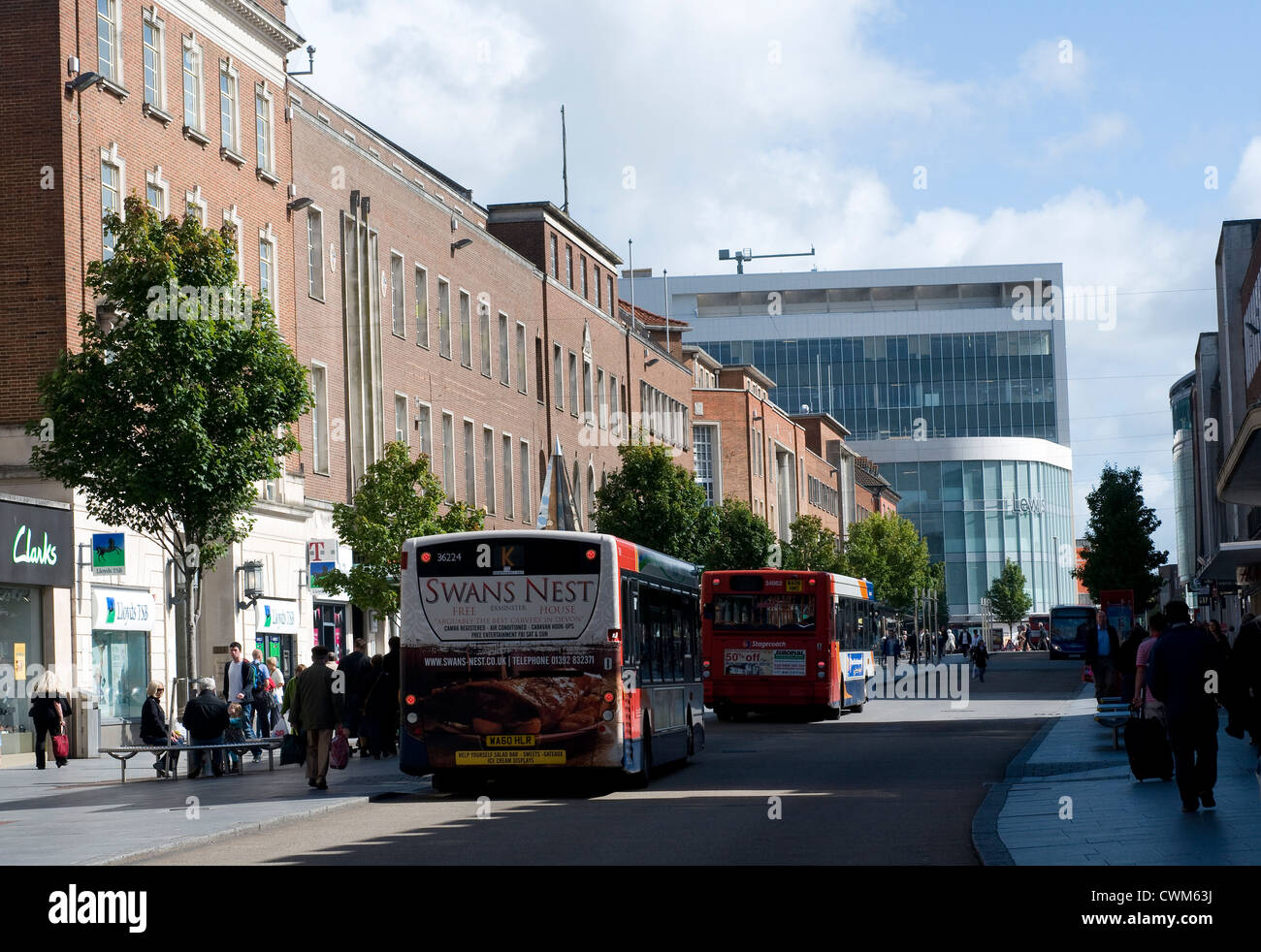 Exeter high street -Fotos und -Bildmaterial in hoher Auflösung – Alamy