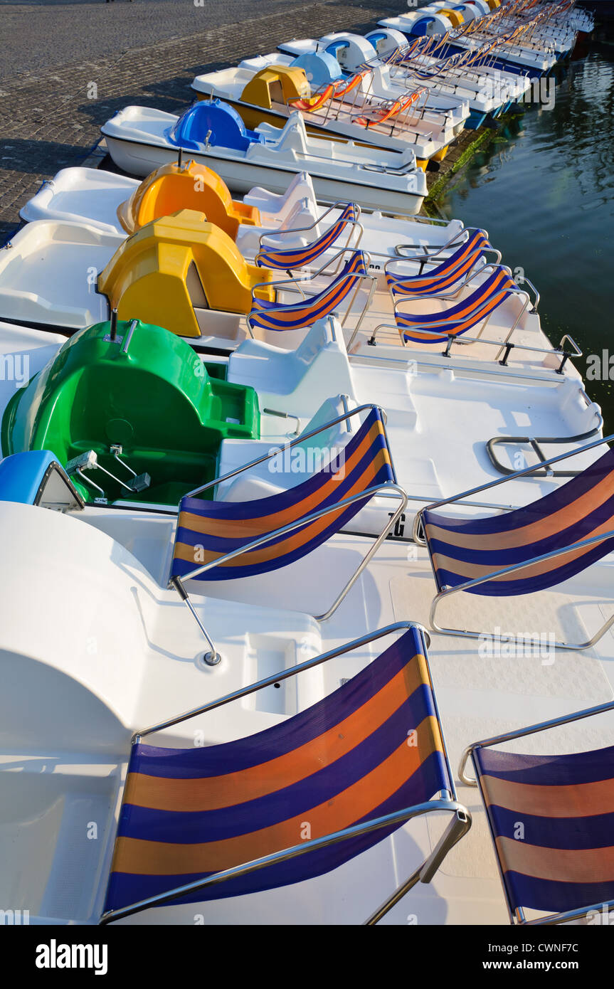 Tretboot dock -Fotos und -Bildmaterial in hoher Auflösung – Alamy