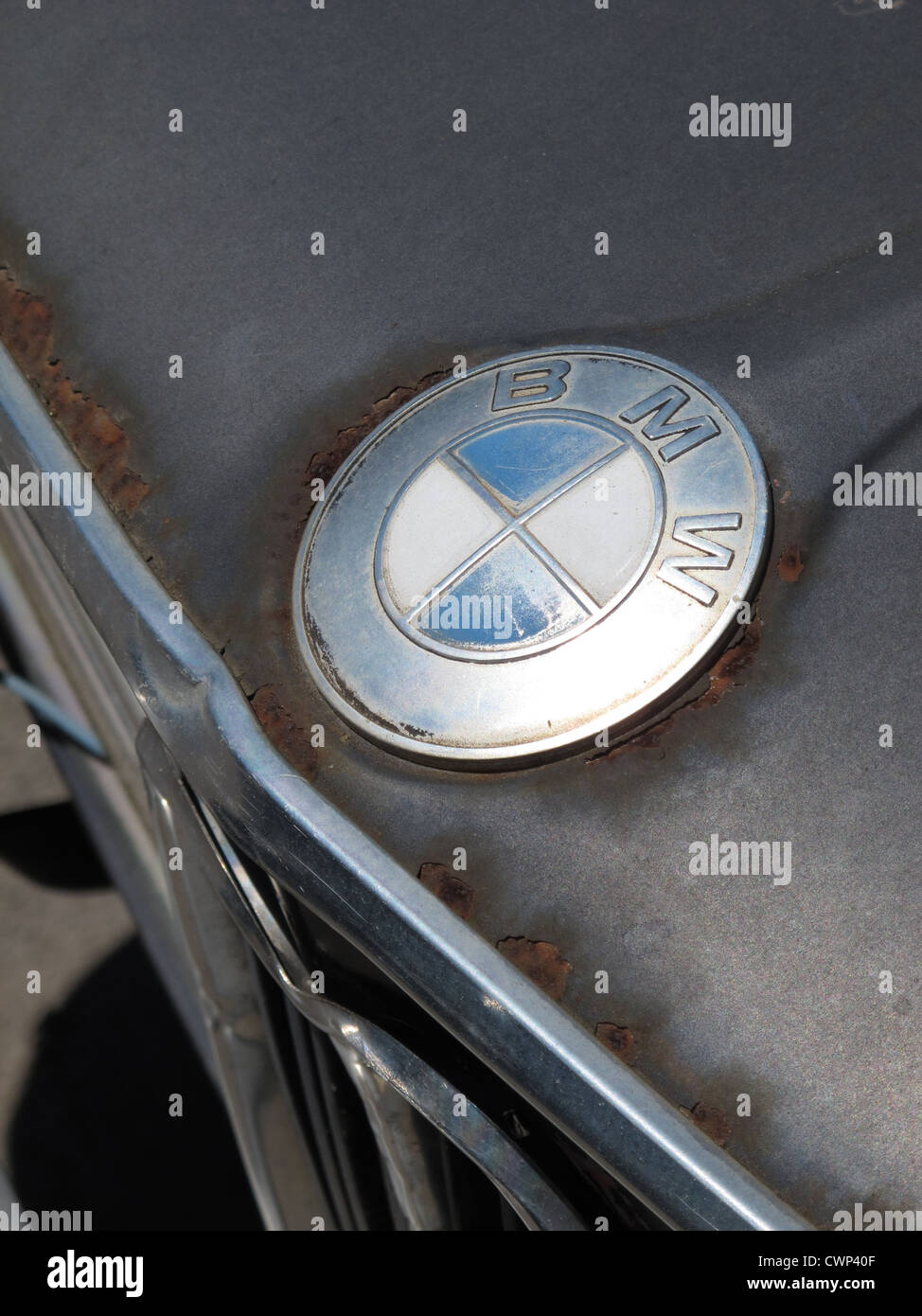 Altes Bmw Abzeichen Stockfotos und -bilder Kaufen - Alamy