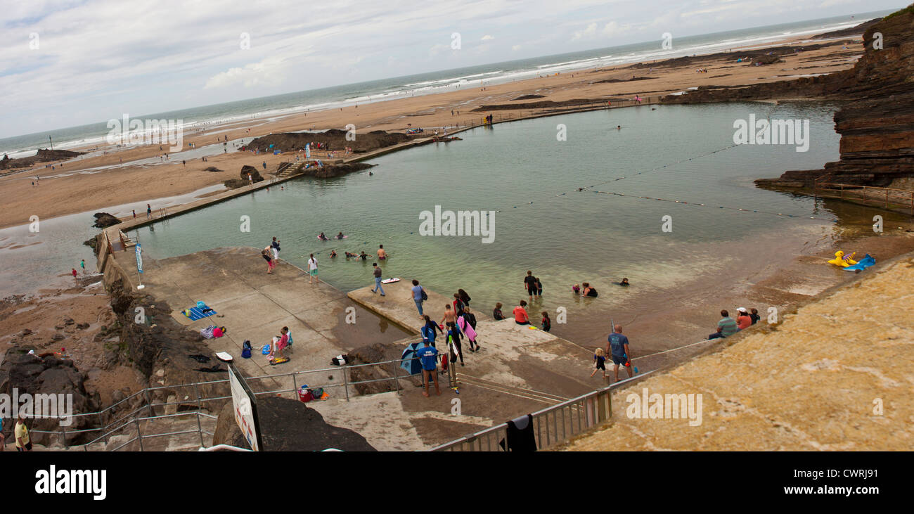 öffentlicher strandbad lido -Fotos und -Bildmaterial in hoher Auflösung ...