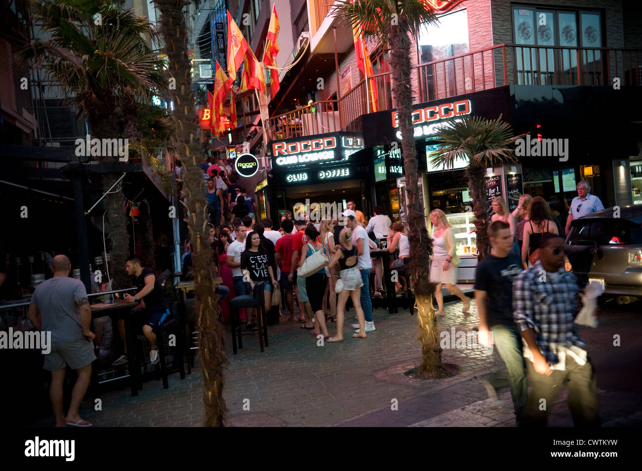 Nachtclub-Viertel von Paceville, Malta Stockfotografie - Alamy