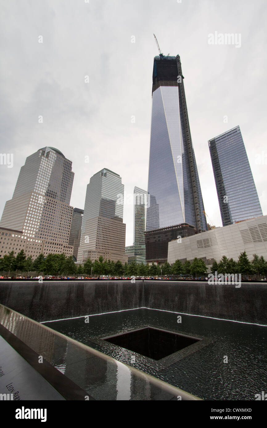 One world trade center fountain -Fotos und -Bildmaterial in hoher ...