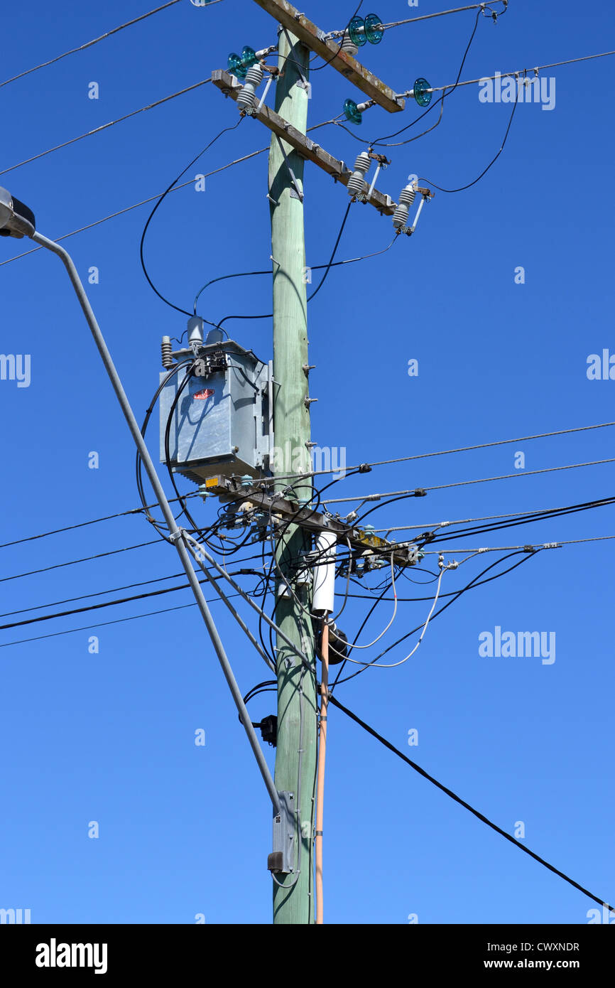 Strommast mit licht -Fotos und -Bildmaterial in hoher Auflösung – Alamy