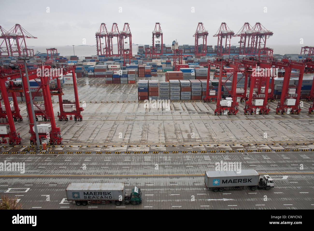 Yangshan container port shanghai china -Fotos und -Bildmaterial in ...