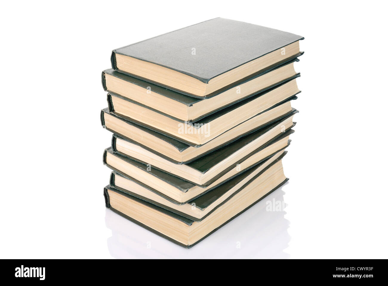 Stapel staubiger bücher -Fotos und -Bildmaterial in hoher Auflösung – Alamy