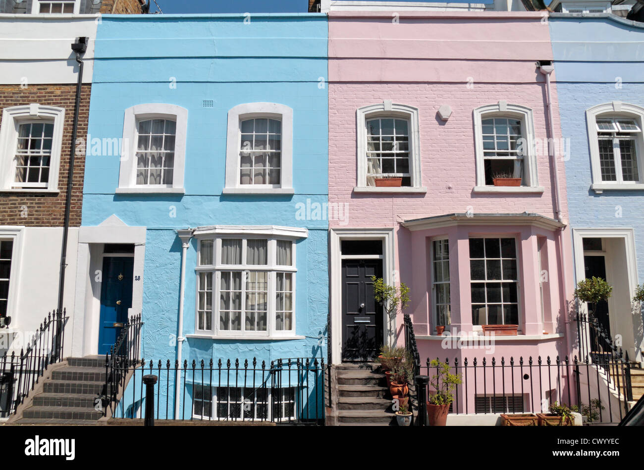 Die sehr schönen bunten Reihenhäuser auf Bywater Street, gleich neben ...
