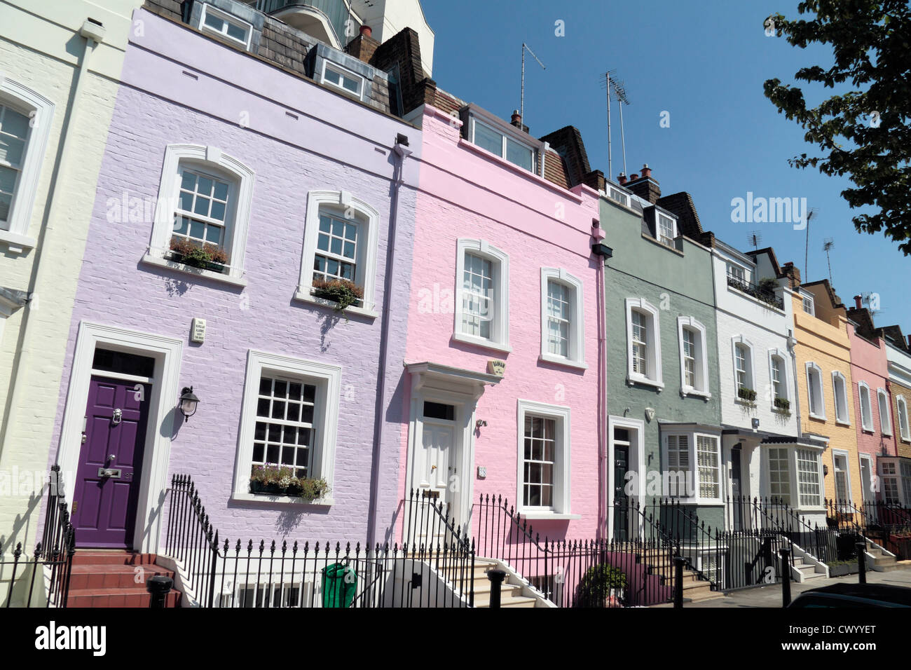 Die sehr schönen bunten Reihenhäuser auf Bywater Street, gleich neben ...