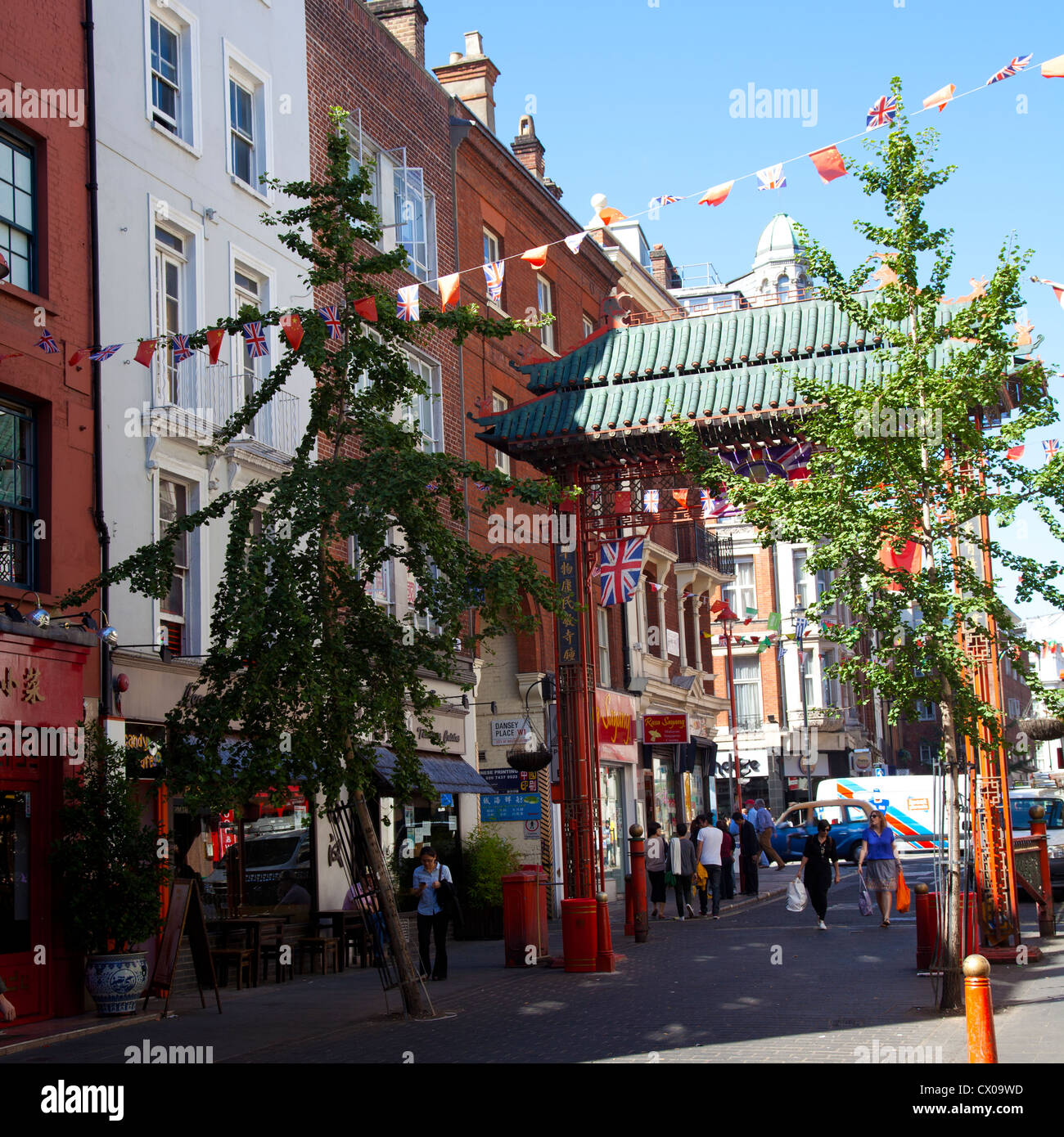 Chinatown entrance london uk -Fotos und -Bildmaterial in hoher ...