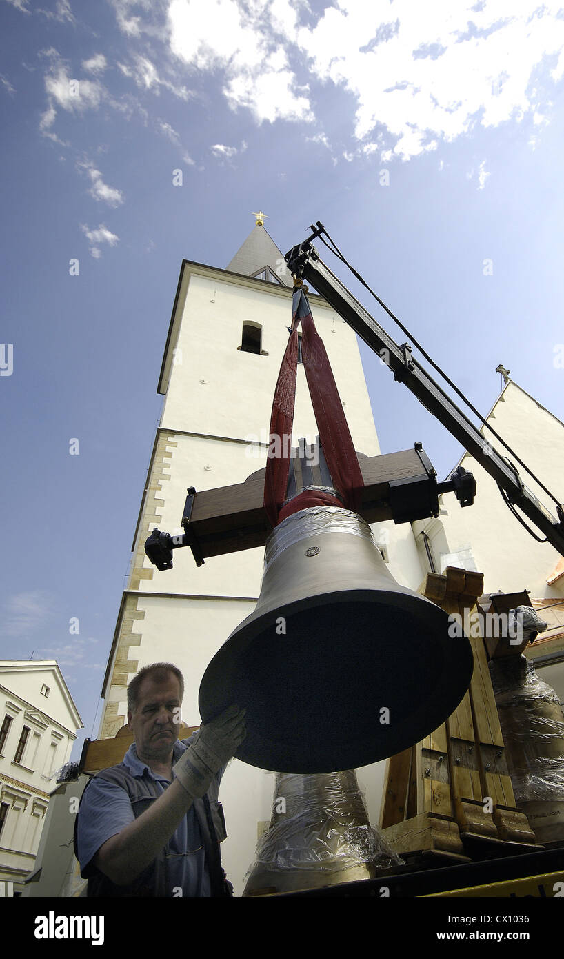 Vier neue Glocken Kirche Heilig-Kreuz kam am 24. August 2012 in ...
