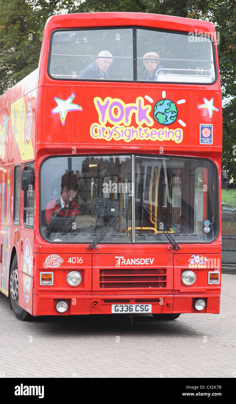 York sightseeing bus -Fotos und -Bildmaterial in hoher Auflösung – Alamy