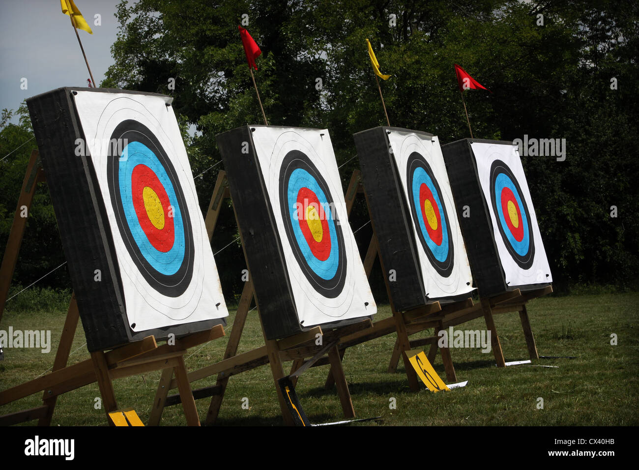 Archery target -Fotos und -Bildmaterial in hoher Auflösung – Alamy