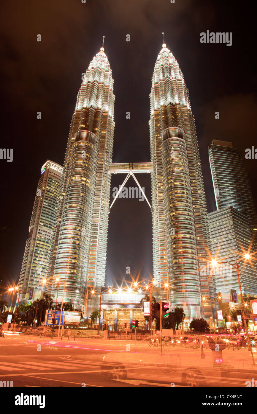 Petronas towers kuala lumpur -Fotos und -Bildmaterial in hoher ...