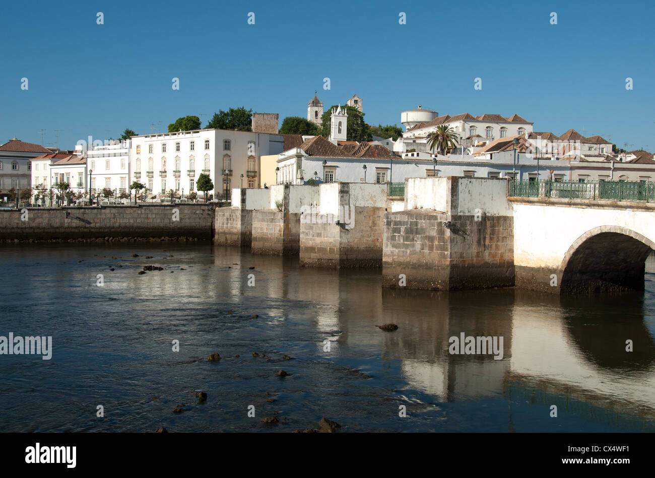 Römische brücken in portugal -Fotos und -Bildmaterial in hoher ...
