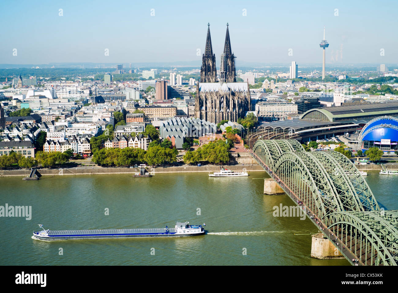 Kölner dom ansicht -Fotos und -Bildmaterial in hoher Auflösung - Seite ...
