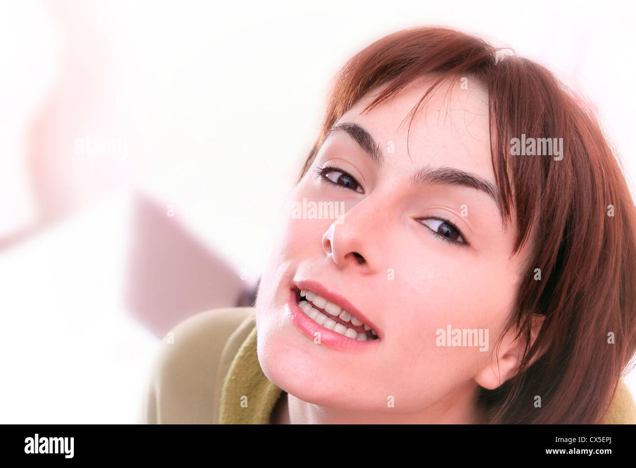 Junge teens im bett -Fotos und -Bildmaterial in hoher Auflösung – Alamy