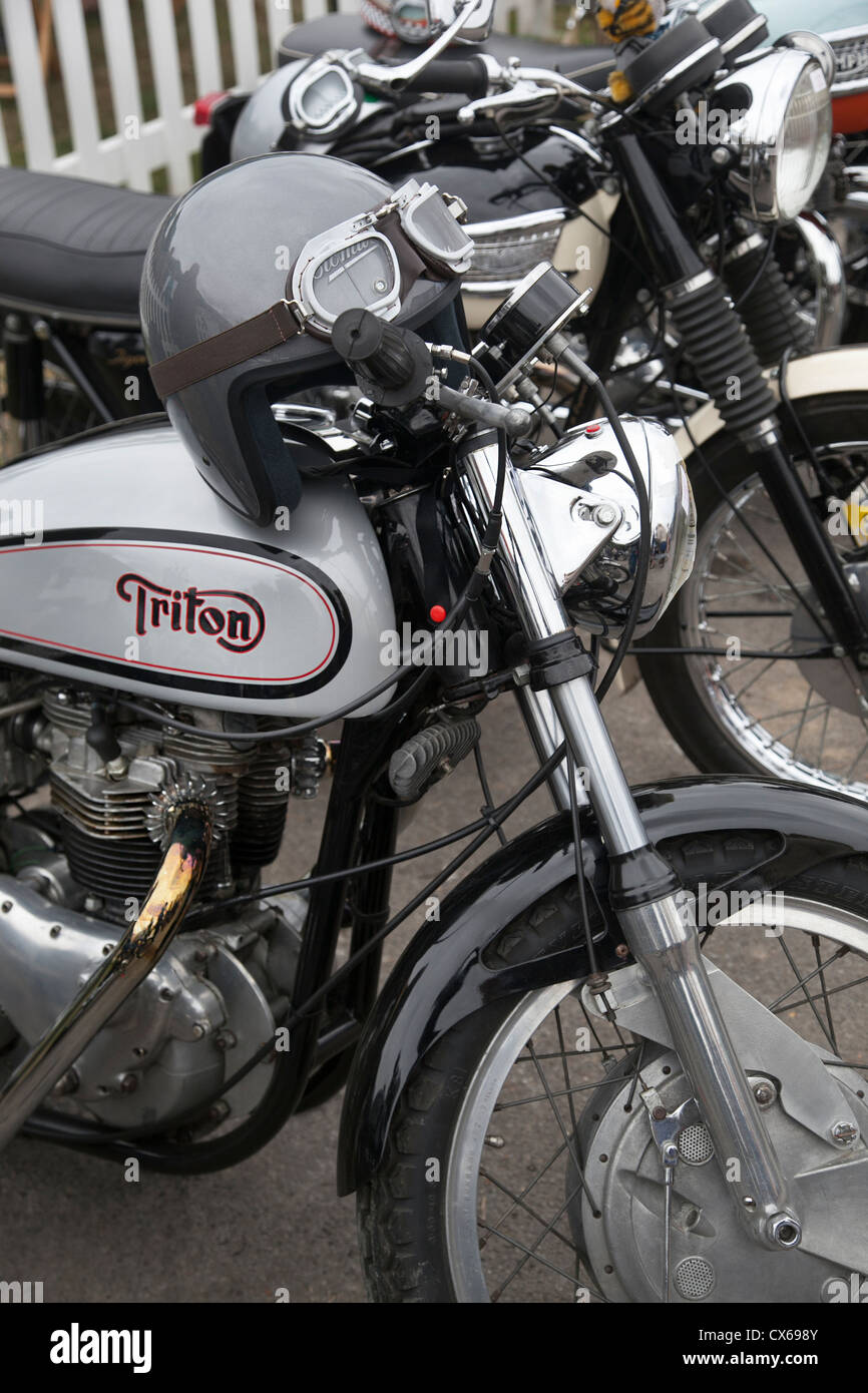 Triton motorrad -Fotos und -Bildmaterial in hoher Auflösung – Alamy