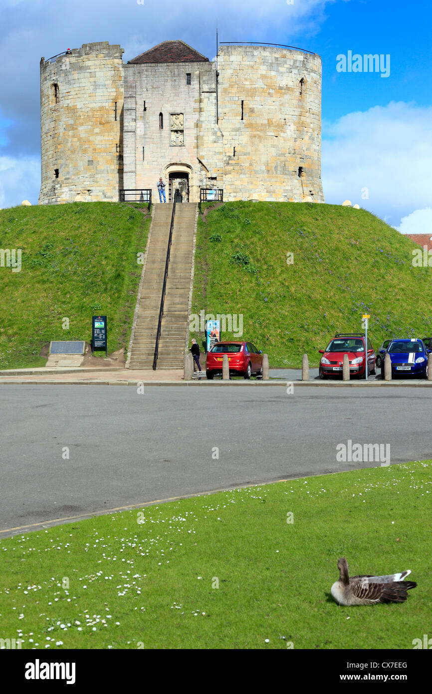 Cliffords tower york -Fotos und -Bildmaterial in hoher Auflösung – Alamy