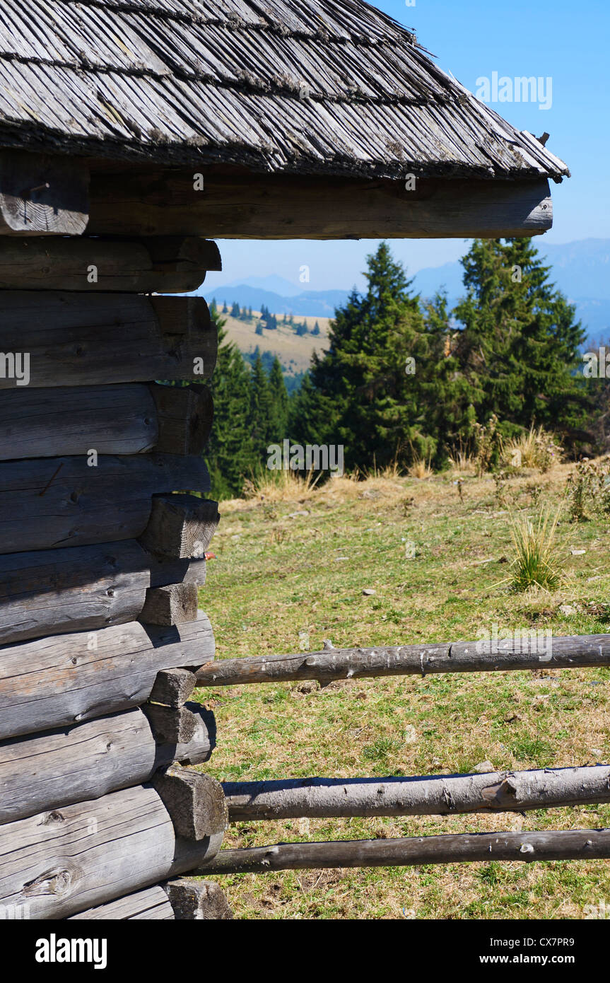 Alter holzstall -Fotos und -Bildmaterial in hoher Auflösung – Alamy