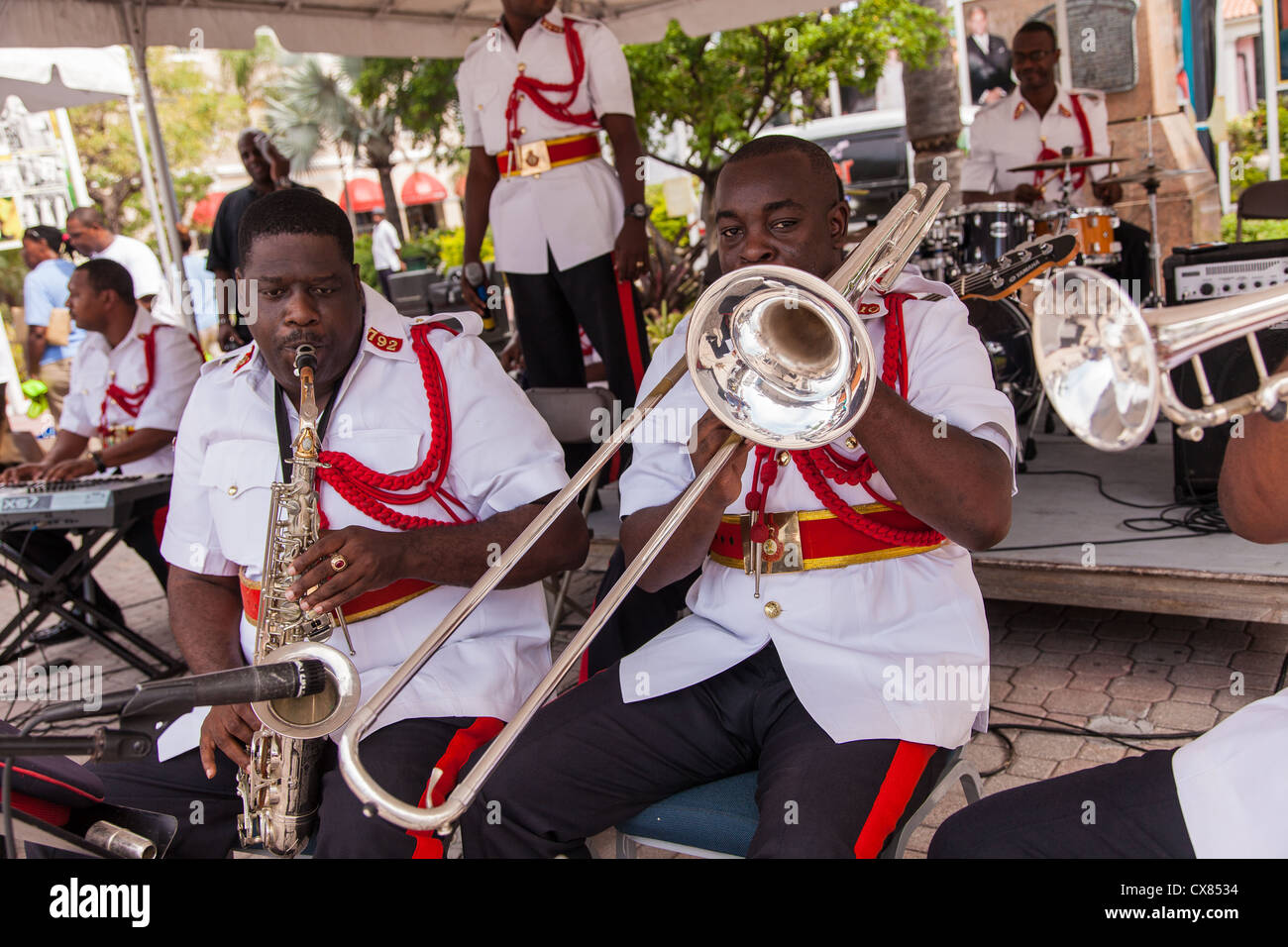 Königliche polizeikapelle -Fotos und -Bildmaterial in hoher Auflösung ...