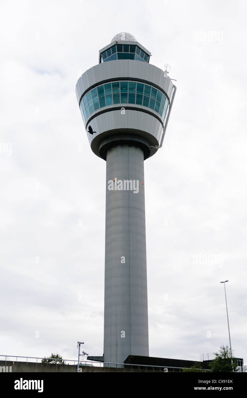 Air Traffic Control Tower am Flughafen Schiphol Stockfotografie - Alamy