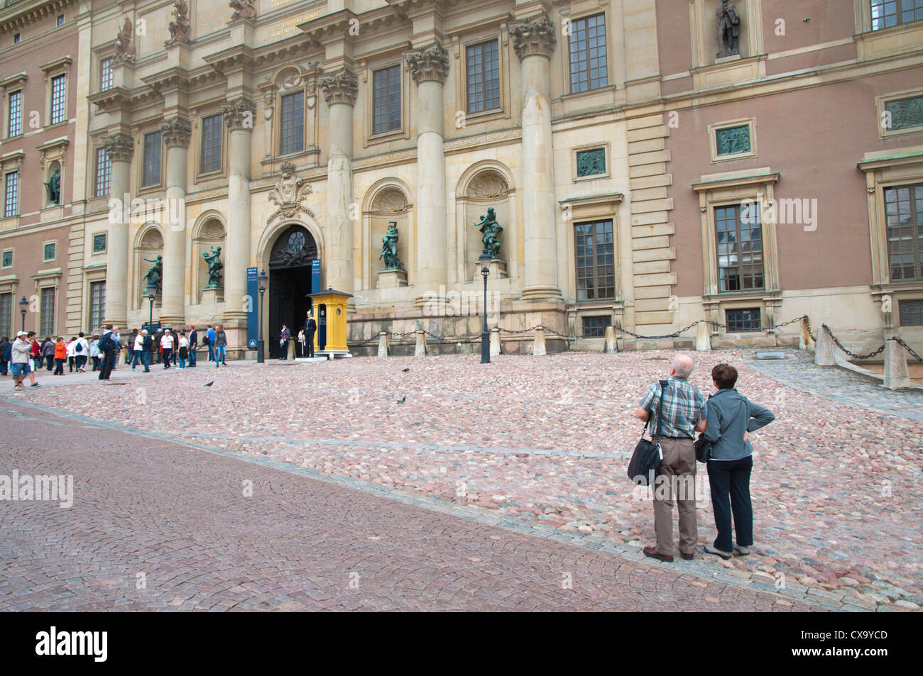 Slottsbacken Platz vor der Kungliga Slottet Königspalast in Gamla Stan ...