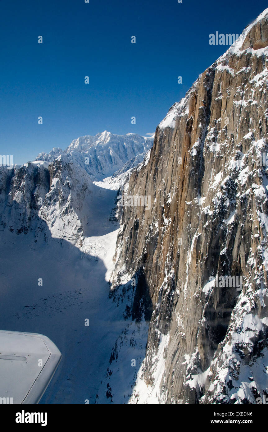 Der Denali Nationalpark in Alaska bietet schöne Berg- und Gletscher ...
