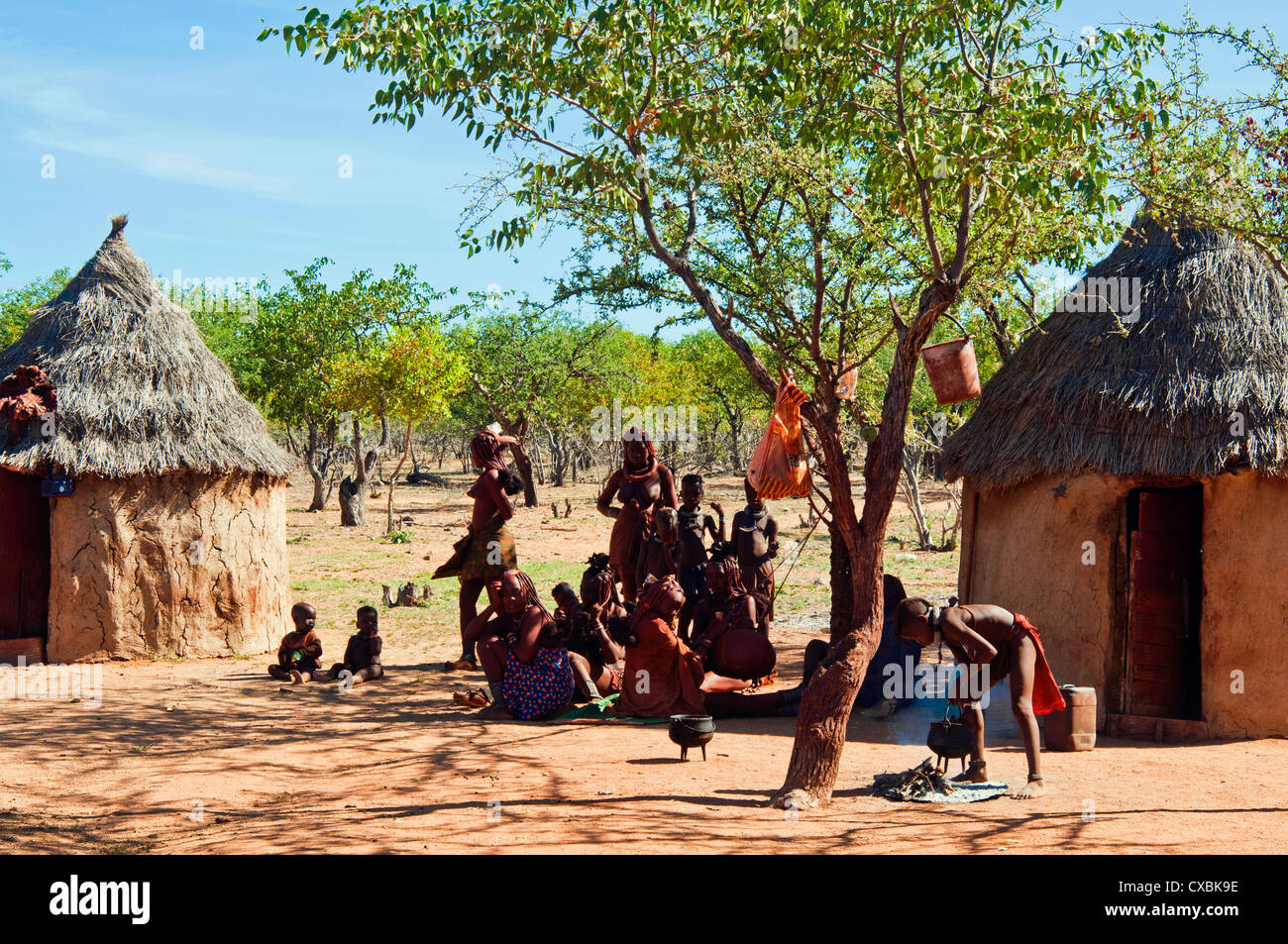 Himba Dorf, Kaokoveld, Namibia, Afrika Stockfotografie - Alamy