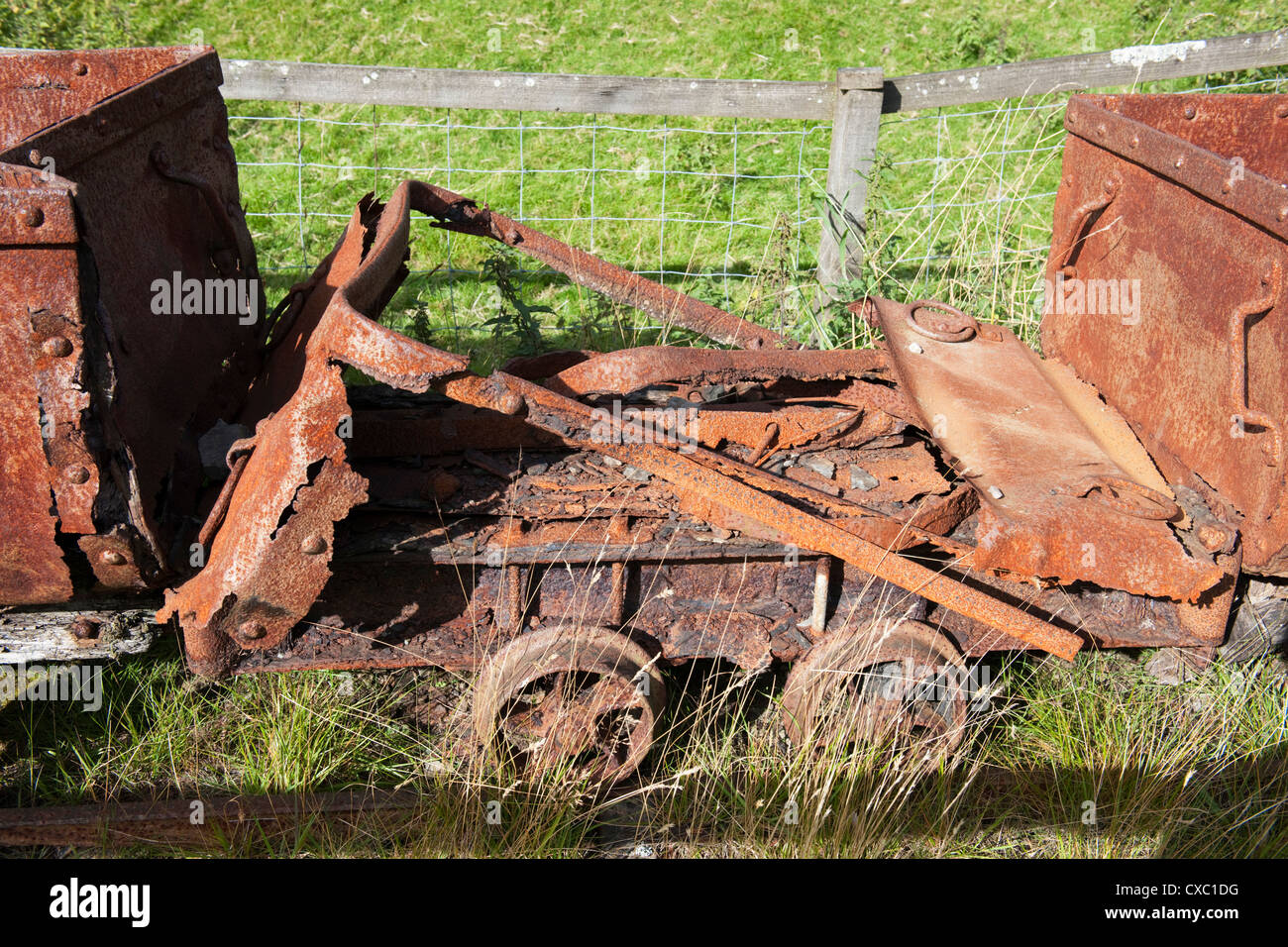 Rostende wagen -Fotos und -Bildmaterial in hoher Auflösung – Alamy