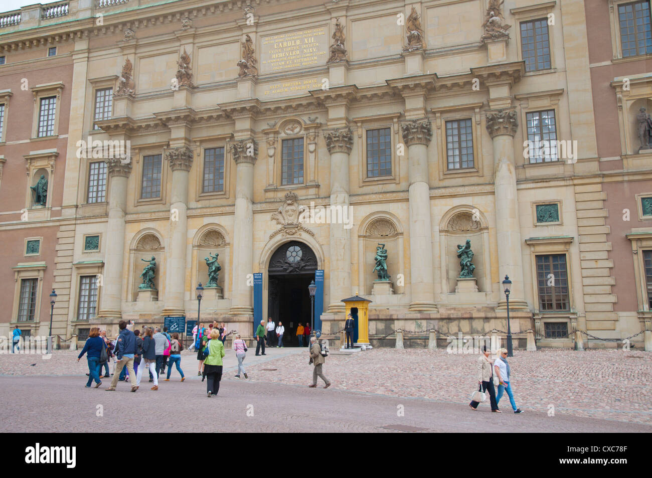 Slottsbacken Platz vor der Kungliga Slottet Königspalast in Gamla Stan ...