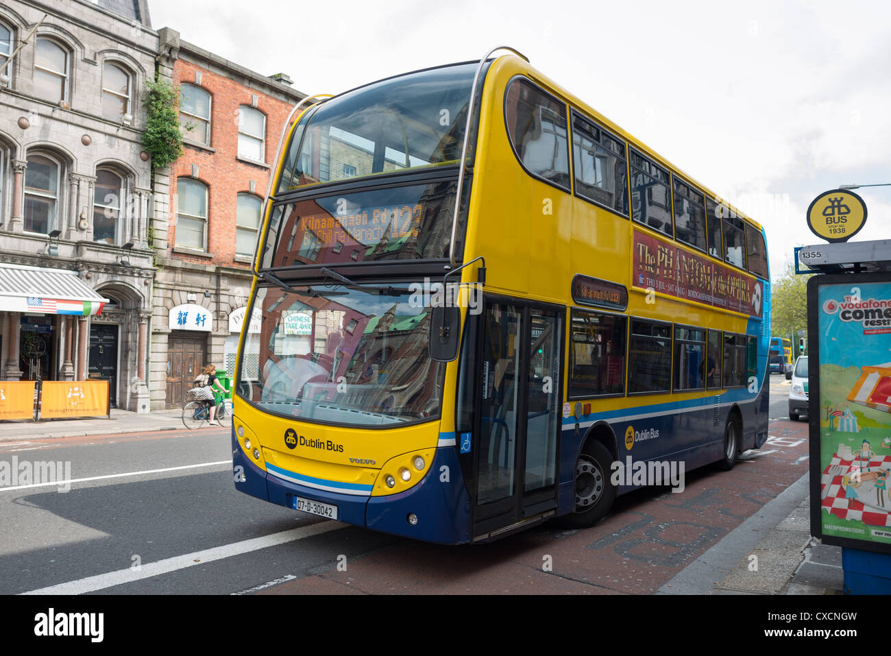 Gelber bus dublin -Fotos und -Bildmaterial in hoher Auflösung – Alamy