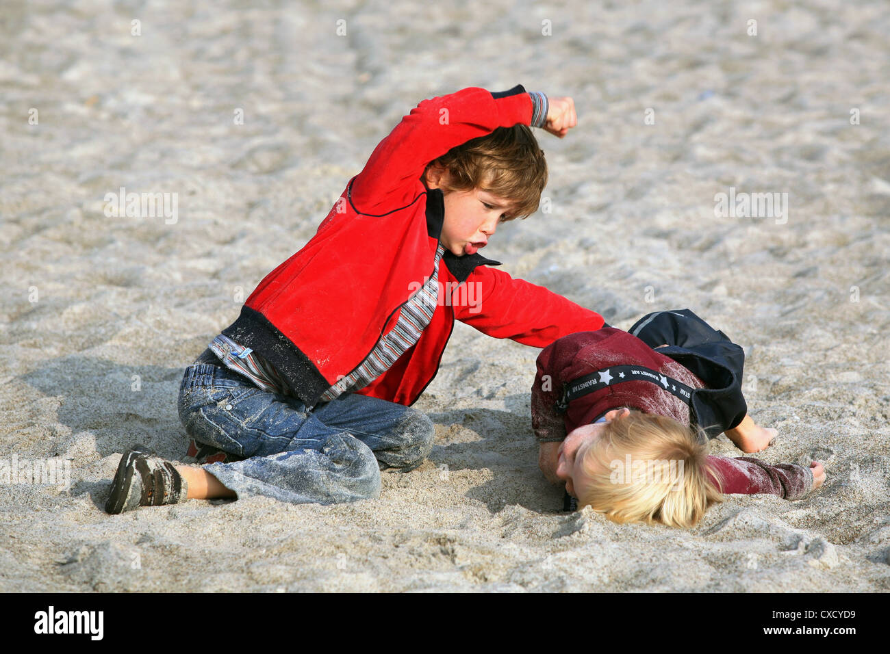 Spanking child -Fotos und -Bildmaterial in hoher Auflösung – Alamy