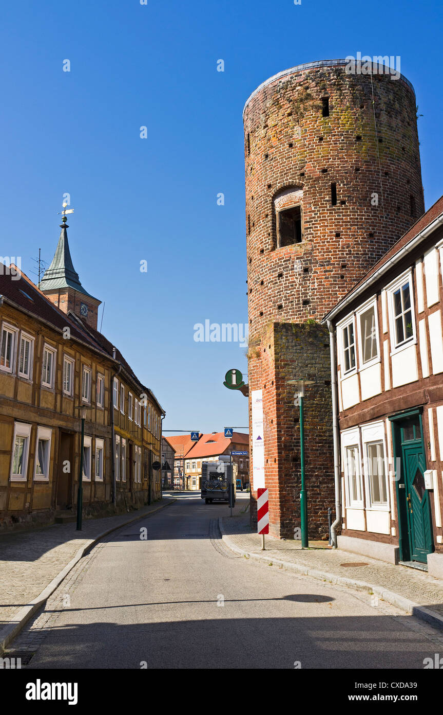 Stumpfer turm -Fotos und -Bildmaterial in hoher Auflösung – Alamy