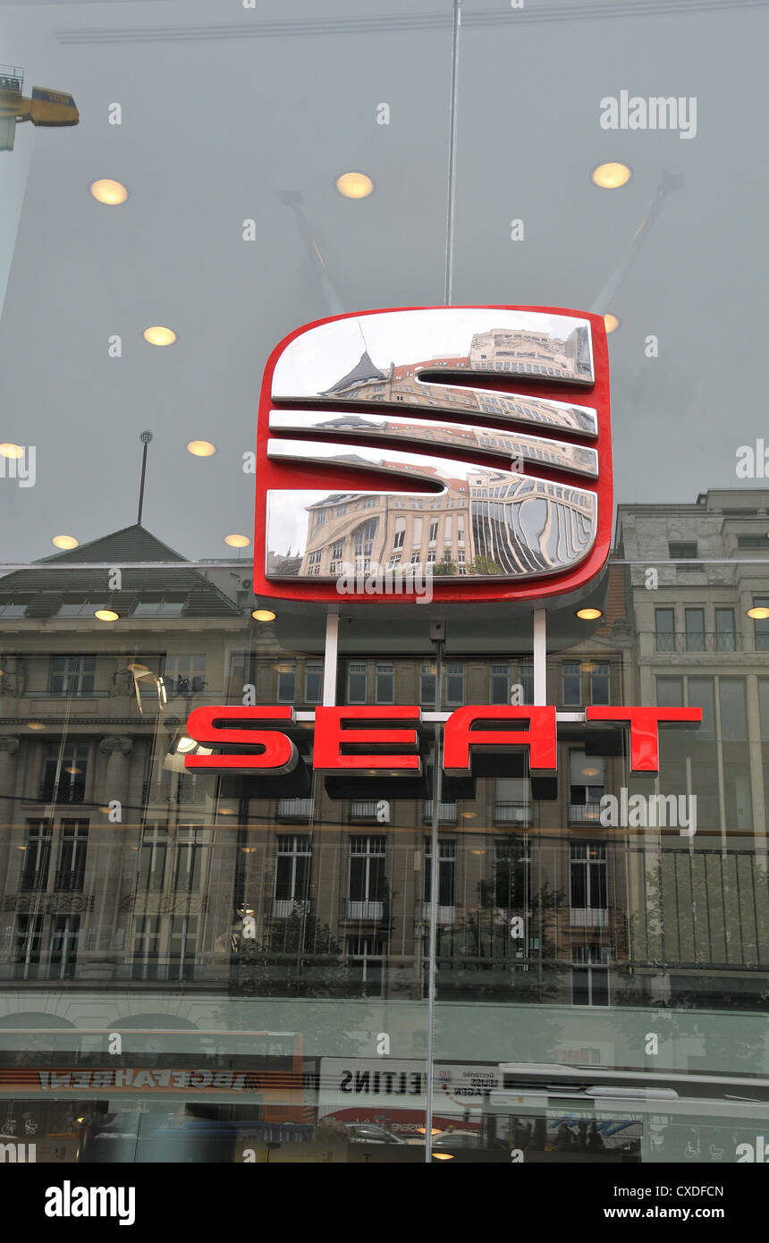 Seat logo -Fotos und -Bildmaterial in hoher Auflösung – Alamy