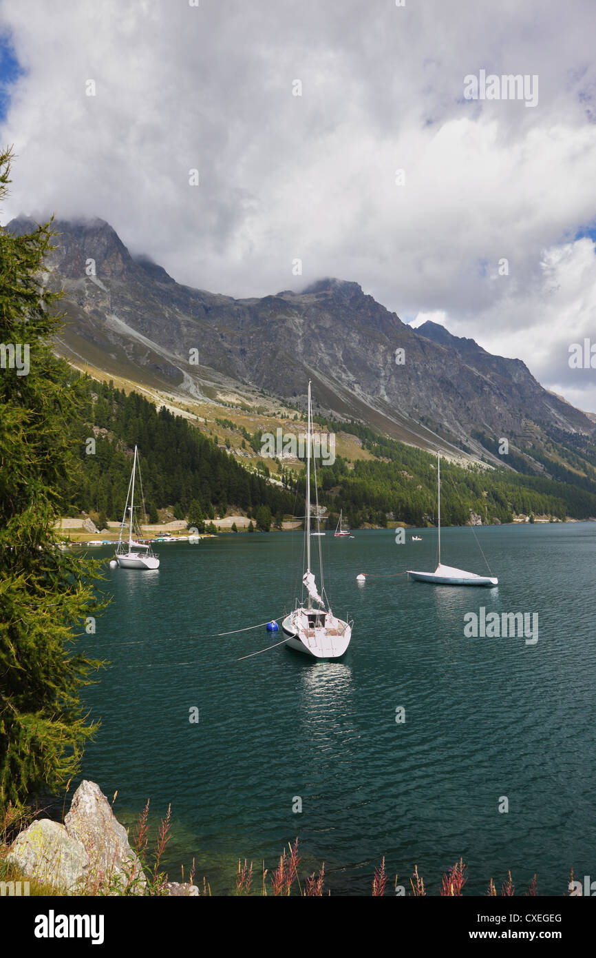 Schweizer berg resort -Fotos und -Bildmaterial in hoher Auflösung – Alamy