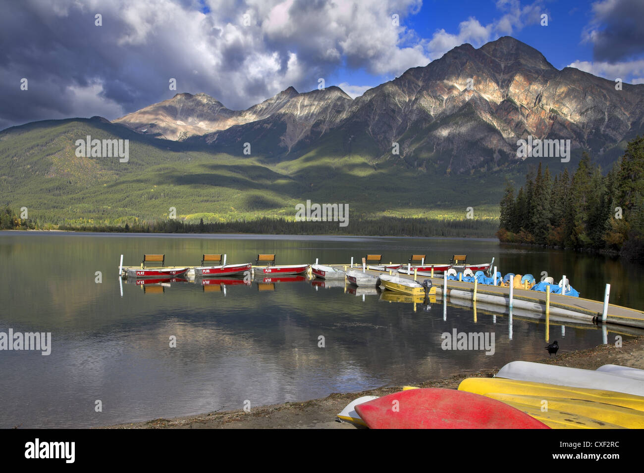 Bootsliegeplatz am wasser -Fotos und -Bildmaterial in hoher Auflösung ...