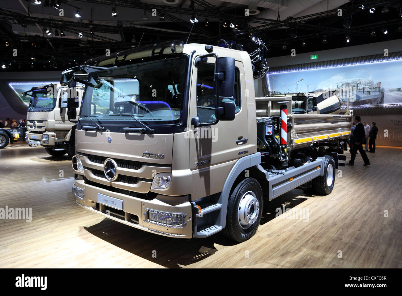 Mercedes atego lorry -Fotos und -Bildmaterial in hoher Auflösung – Alamy